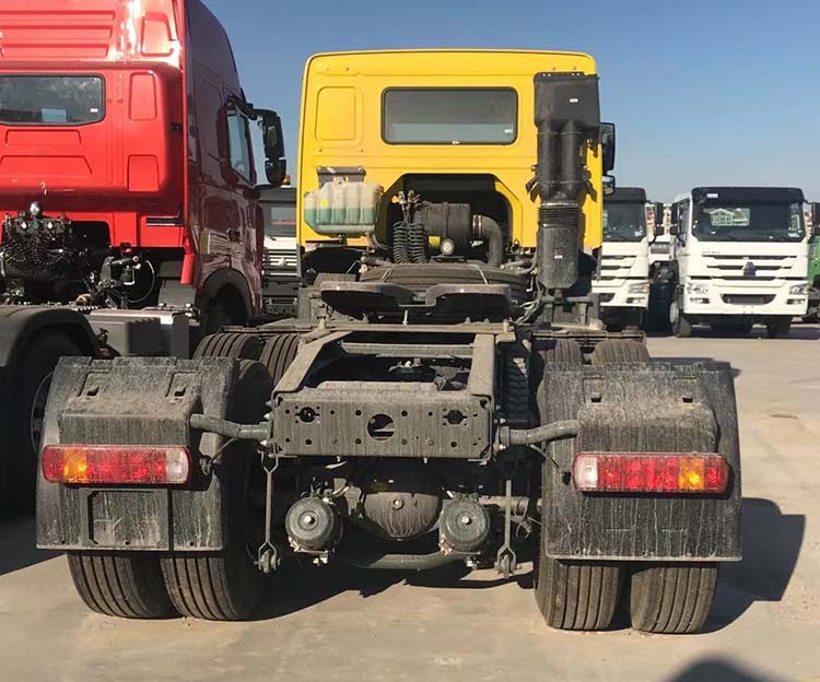 SINOTRUK HOWO 371HP Tractor Head For Sale